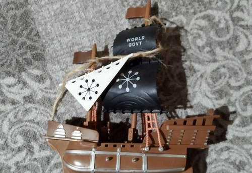 Пиратский корабль + лодочки