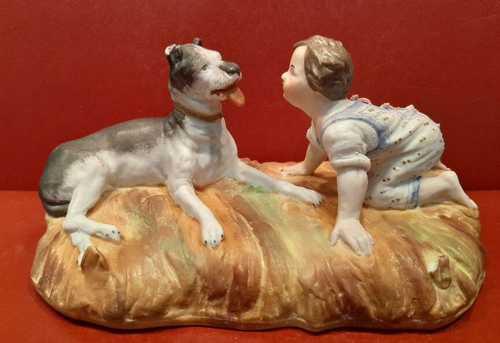 Фарфоровая статуэтка "Младенец с собакой". Царизм