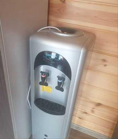 Кулер для воды новый