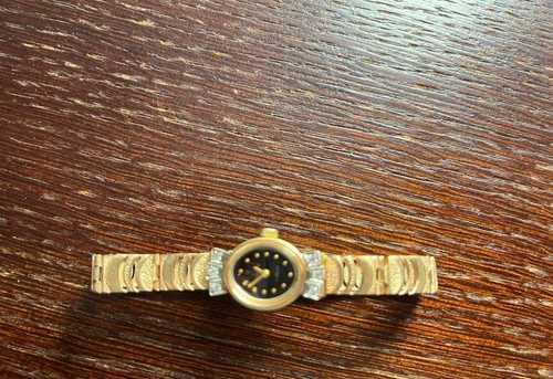 Часы с браслетом женские золотые