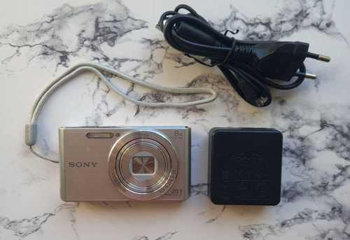 Компактная камера Sony W830 с 8-кратным зумом
