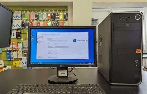 Компьютер в сборе с монитором, клавиатурой и мышью