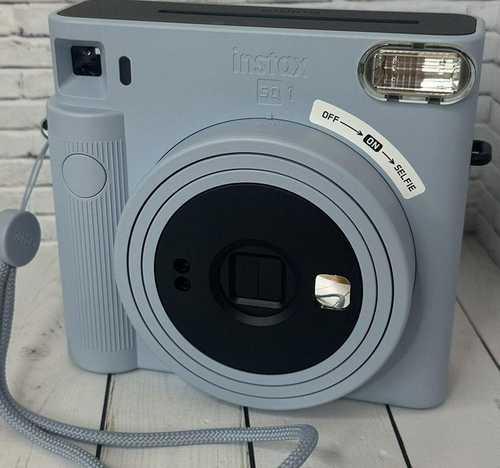 Фотоаппарат instax SQ1 голубой