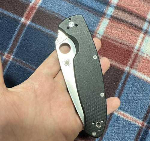 Нож Spyderco Resilience