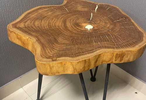 Журнальный стол из натурального дерева