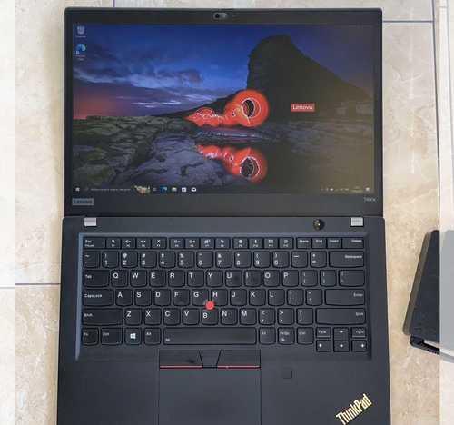 ThinkPad T490s 32GB 240GB