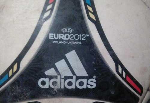 Футбольный мяч adidas.euro2012.Украина