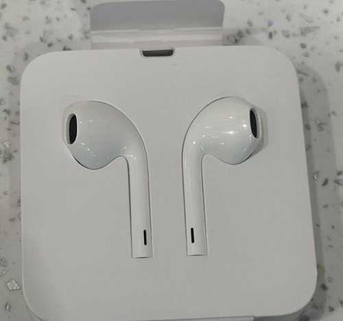 Наушники apple earpods с разъемом lightning