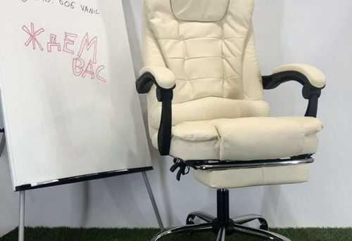 Офисное кресло руководителя с подножкой