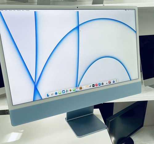 iMac 24 (2021) M1 8 Ram 256 SSD Blue на гарантии