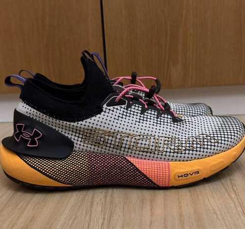 Кроссовки under armour