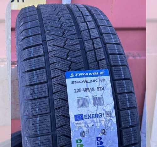 Triangle Snowlink PL02 225/40 R18 92V