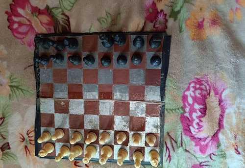Шахматы старенькие