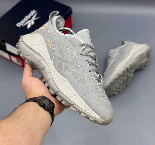 Кроссовки Reebok vibram