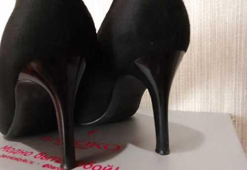 Туфли женские 35 размер, черные