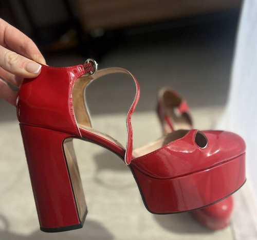 Marc jacobs туфли красные