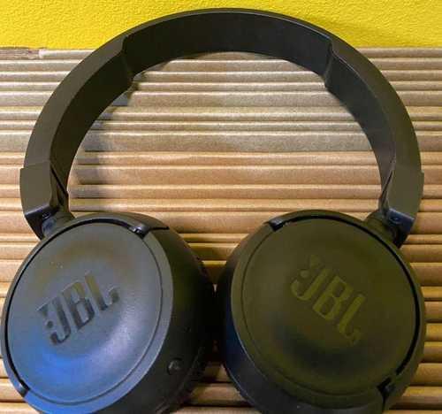 Беспроводные наушники JBL