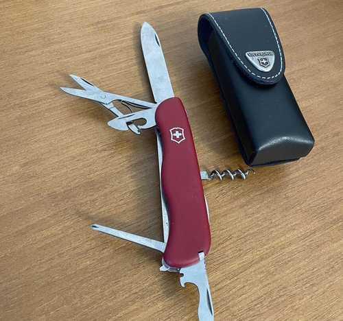 Нож складной мультитул Victorinox Swiss Champ