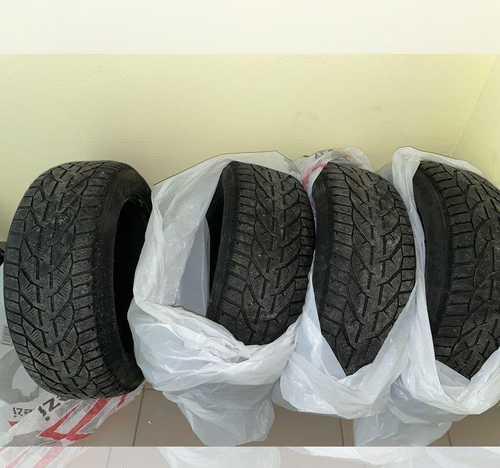 Tigar Winter 215/55 R17 98V