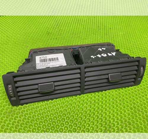 Дефлектор центральный Audi A4B6 8E0820951H