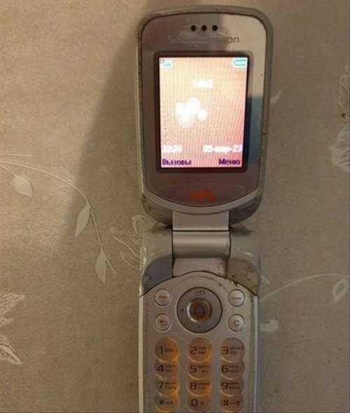 Телефон Sony Ericsson w300i