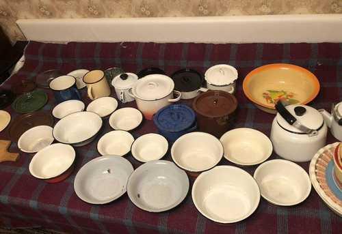 Много посуды эмалированной кастрюля миска таз
