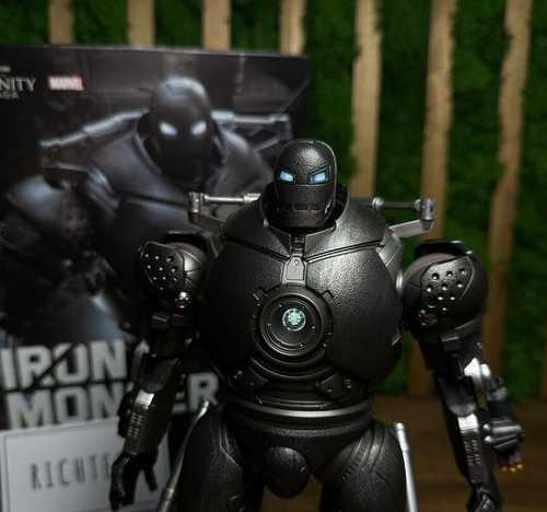 Фигурка Iron Monger