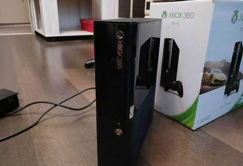 Xbox 360 с kinect, 2 геймпада + 5 игр