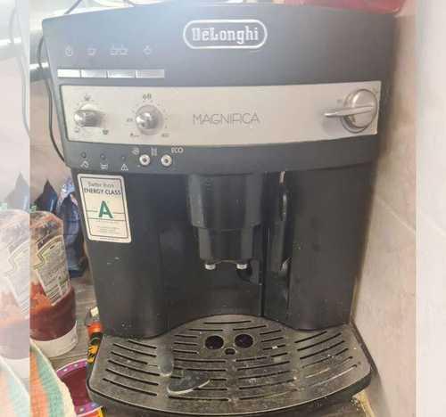 Продам Кофемашину DeLonghi magnifica esam 3000.B