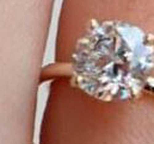 Помолвочное кольцо с бриллиантами 0,3 золотое