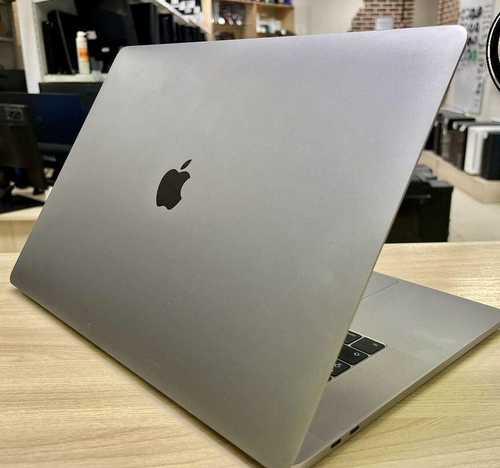 Apple Macbook Pro 15 2017г (Core i7/16/512) гарант