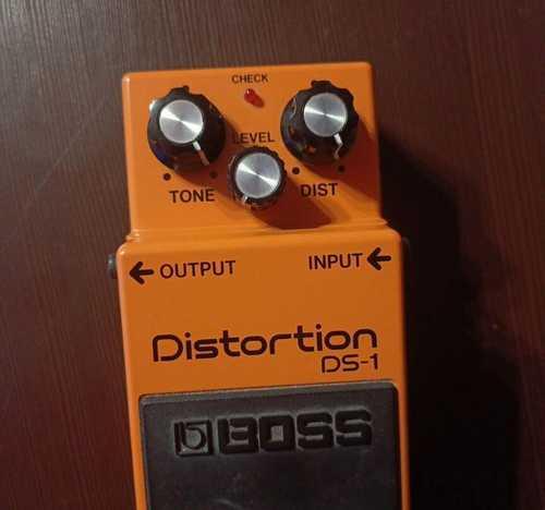 Педаль boss ds1
