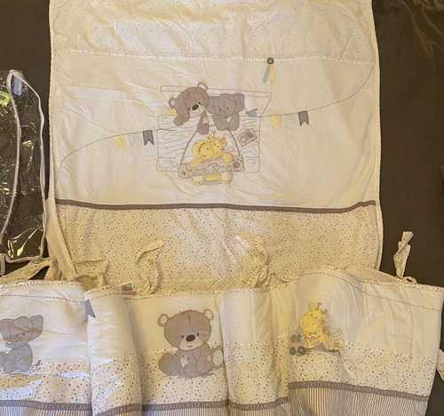 Бортики и покрывало в кроватку Mothercare