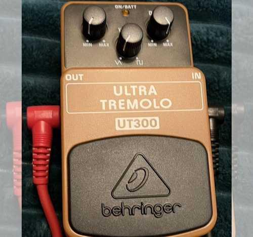 Гитарная педаль behringer ut300