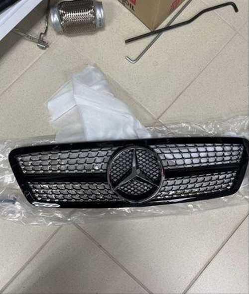 Решетка радиатора Mercedes W203 AMG черная