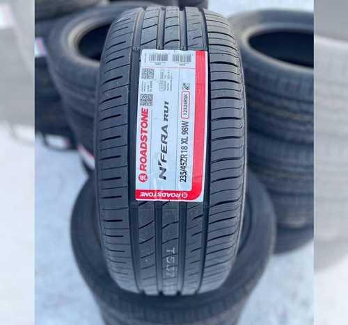 Roadstone N'Fera RU1 235/45 R18 98W