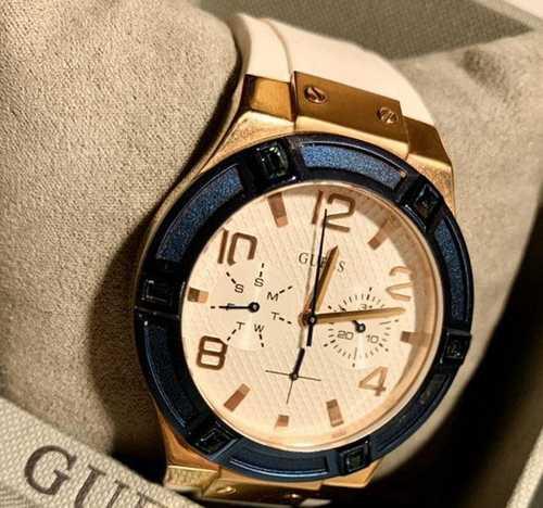 Часы guess