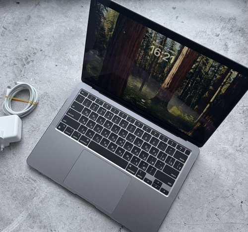 Новый Macbook Air M1 8/256gb (13 циклов)