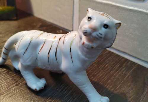 Фарфоровые статуэтки, белый тигр