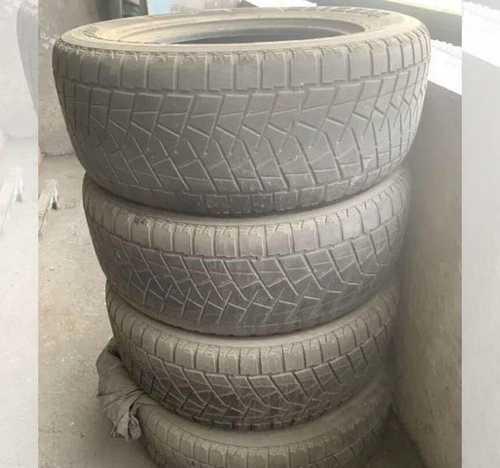 Bridgestone Blizzak DM-V1 275/60 R18