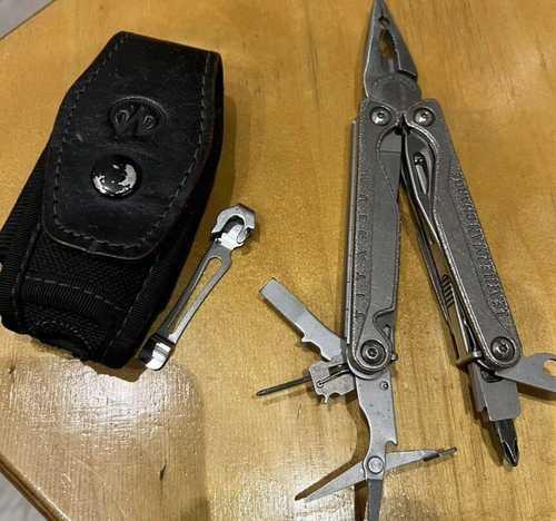 Мультитул leatherman charge tti