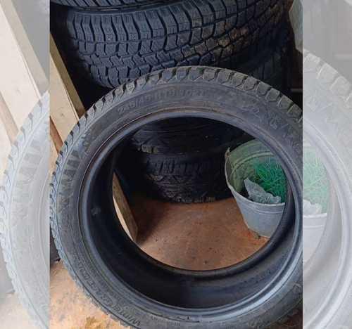 Kumho WinterCraft Ice Wi32 245/45 R19