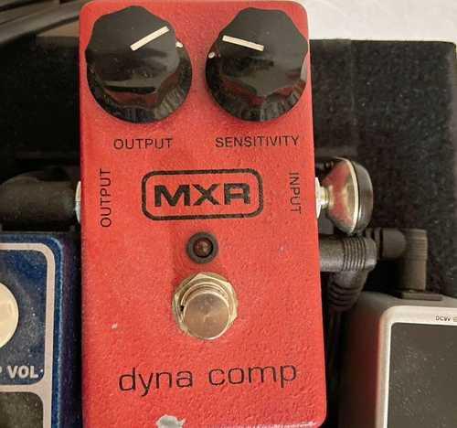 Гитарная педаль компрессор MXR Dyna Comp