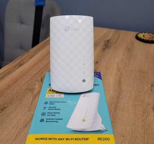 Усилитель Wi-Fi TP-Link AC750 Range Extender RE200