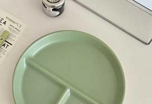 Секционная керамическая тарелка зеленая