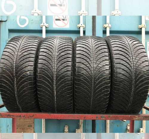 Goodyear Vector 4Seasons Gen-2 225/50 R17 96H