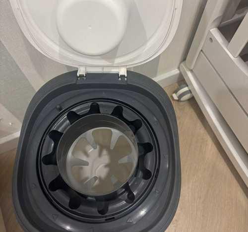 Ведро для памперсов в хорошем состоянии