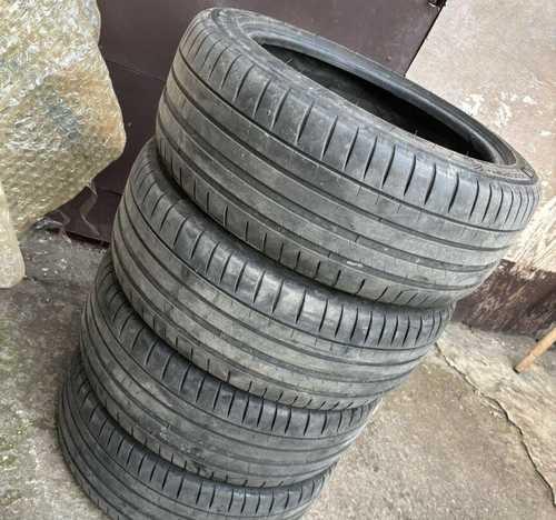 Michelin Pilot Sport 4 225/45 R17 94Y