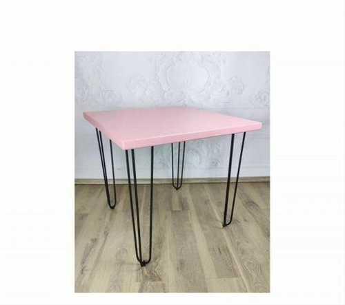 Стол в стиле Loft из сосны на ножках-пильках 60x60