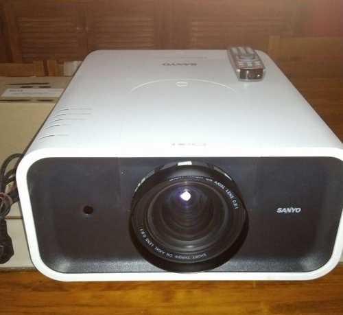 Проектор Sanyo plc xp 100l 6500lm